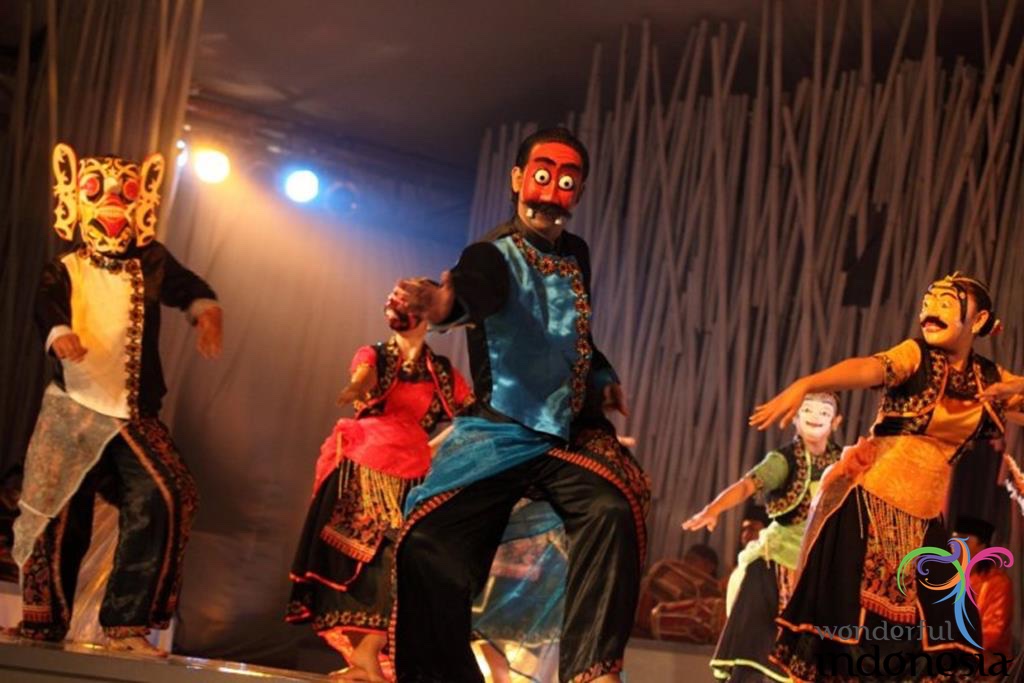 Jakarta Tourism - Photo Gallery festival topeng nusantara jakarta 2