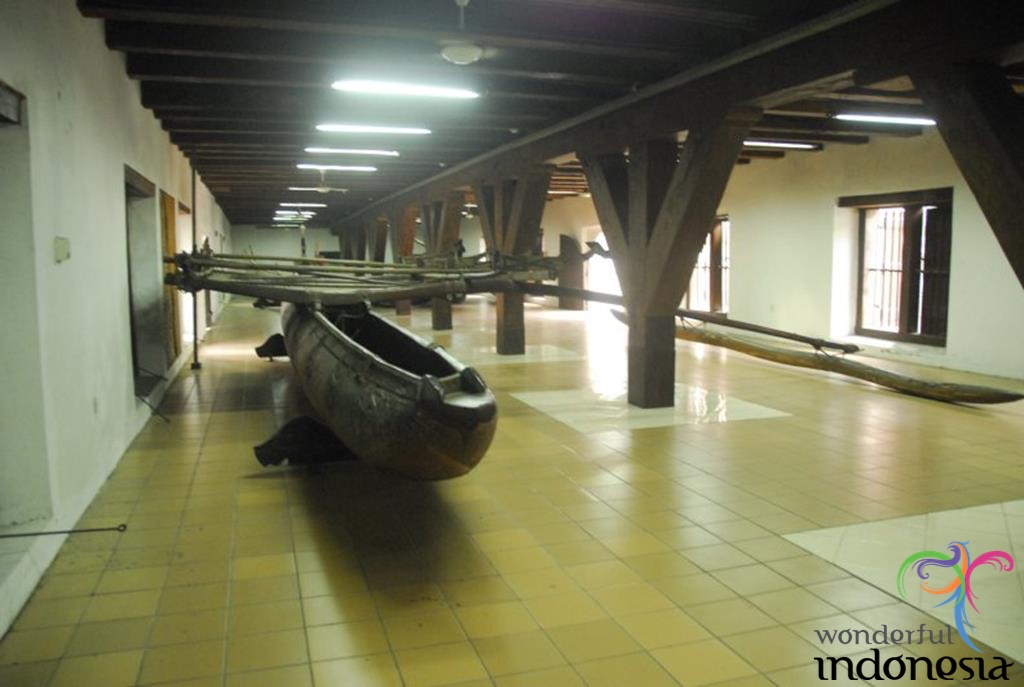 Jakarta Tourism - Photo Gallery museum bahari jakarta 2